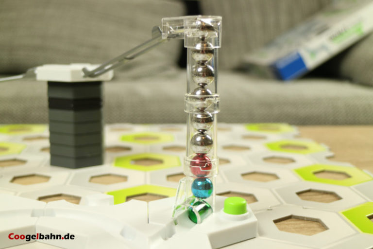 Test: GraviTrax Erweiterung: Der Lift Nach oben mit den Kugeln